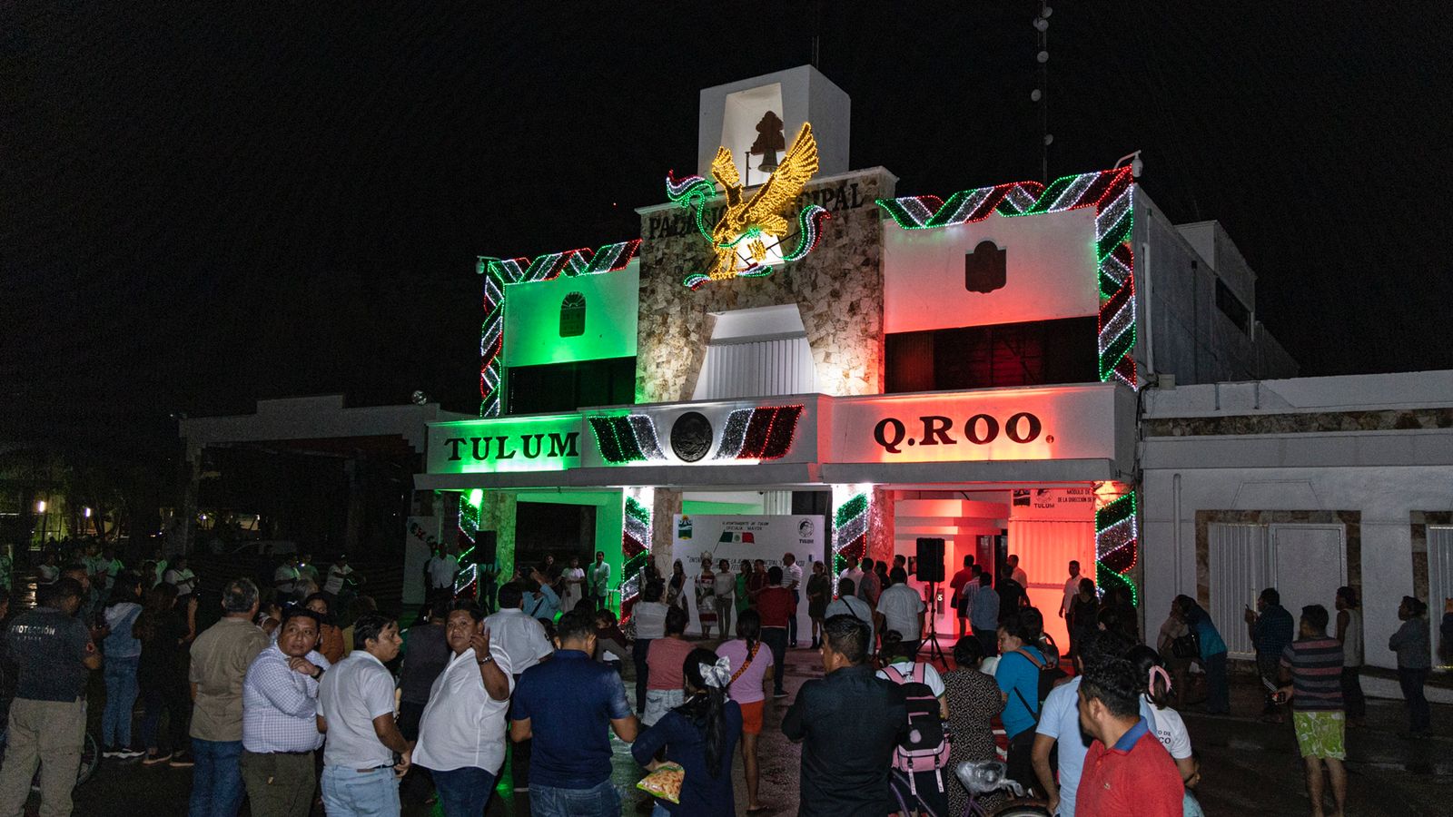 Exitoso encendido de luces alusivos al mes patrio en Tulum - Quintana ...