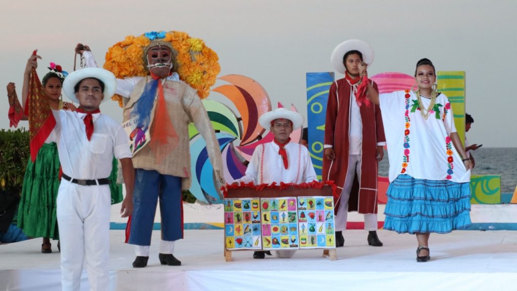 Atenea Gómez promueve la cultura y tradiciones en Isla Mujeres ...