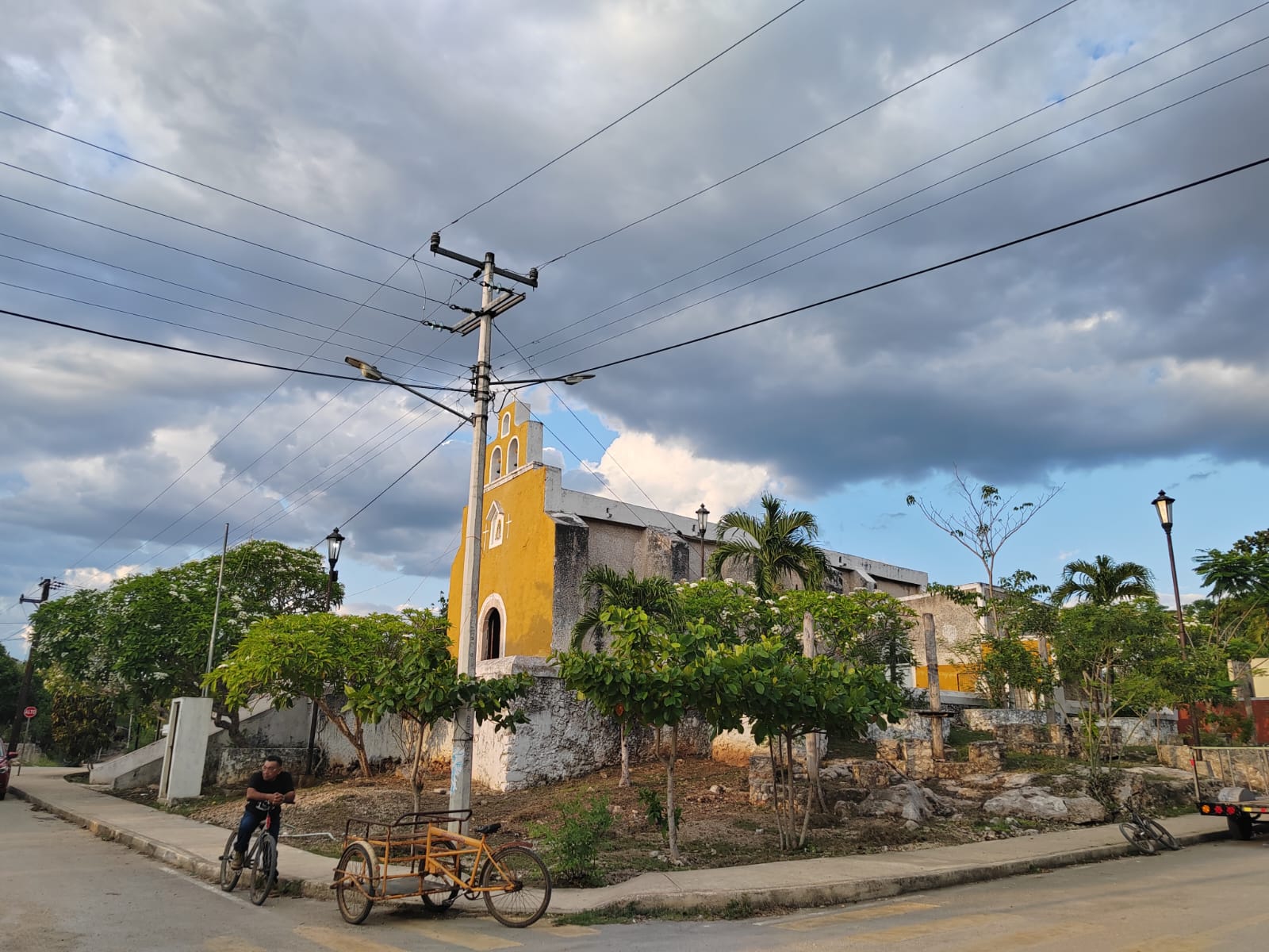 Sepultan en José María Morelos a víctimas de accidente contra ADO en ...